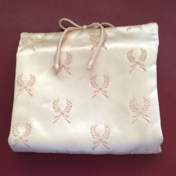 Chateal New York | Bags | Vintage Chateau Needlecraft Jewelry Travel ...